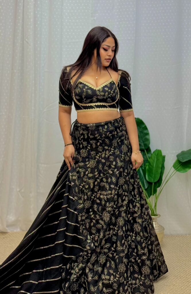 The Hisi Lehenga | Preorder | MAYASDESIBOUTIQUE
